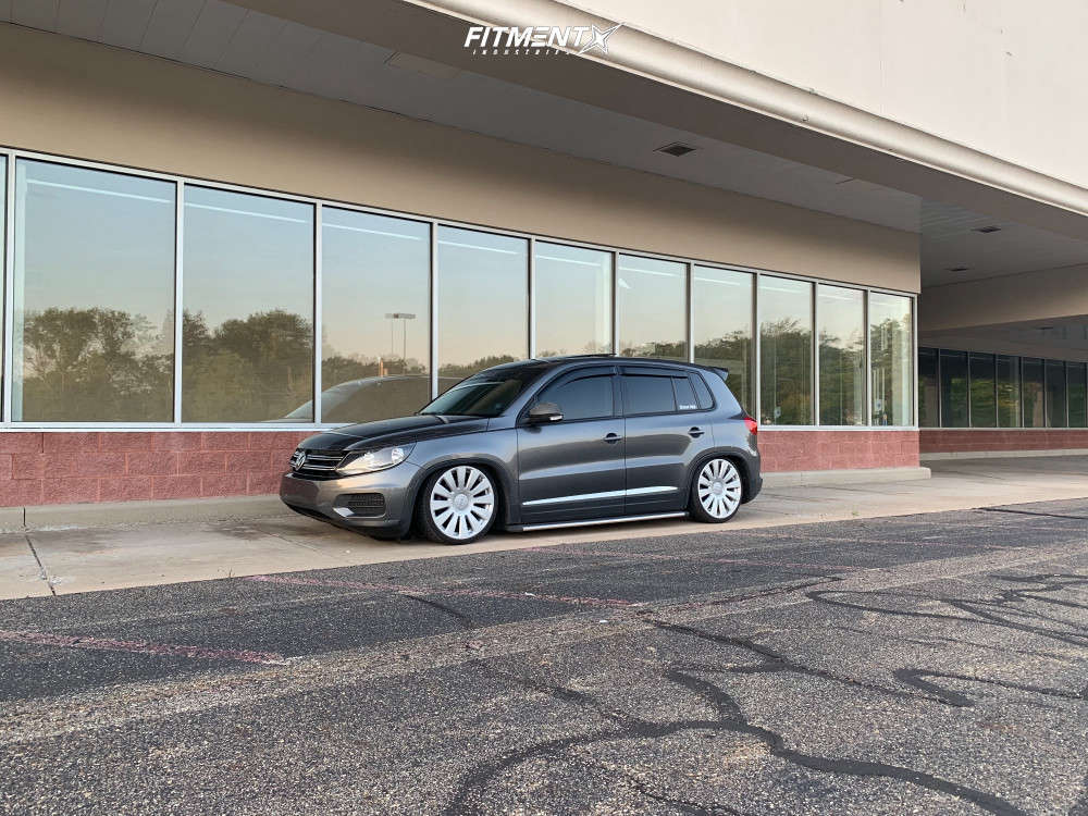 2013 Volkswagen Tiguan S with 19x9.5 Niche Turin and Achilles 225x35 on ...