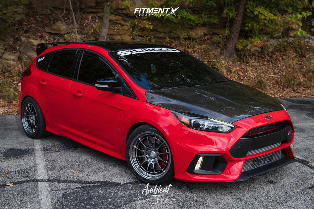 2018 Ford Focus RS with 18x9.5 Enkei NT03M and Firestone 265x35 on ...