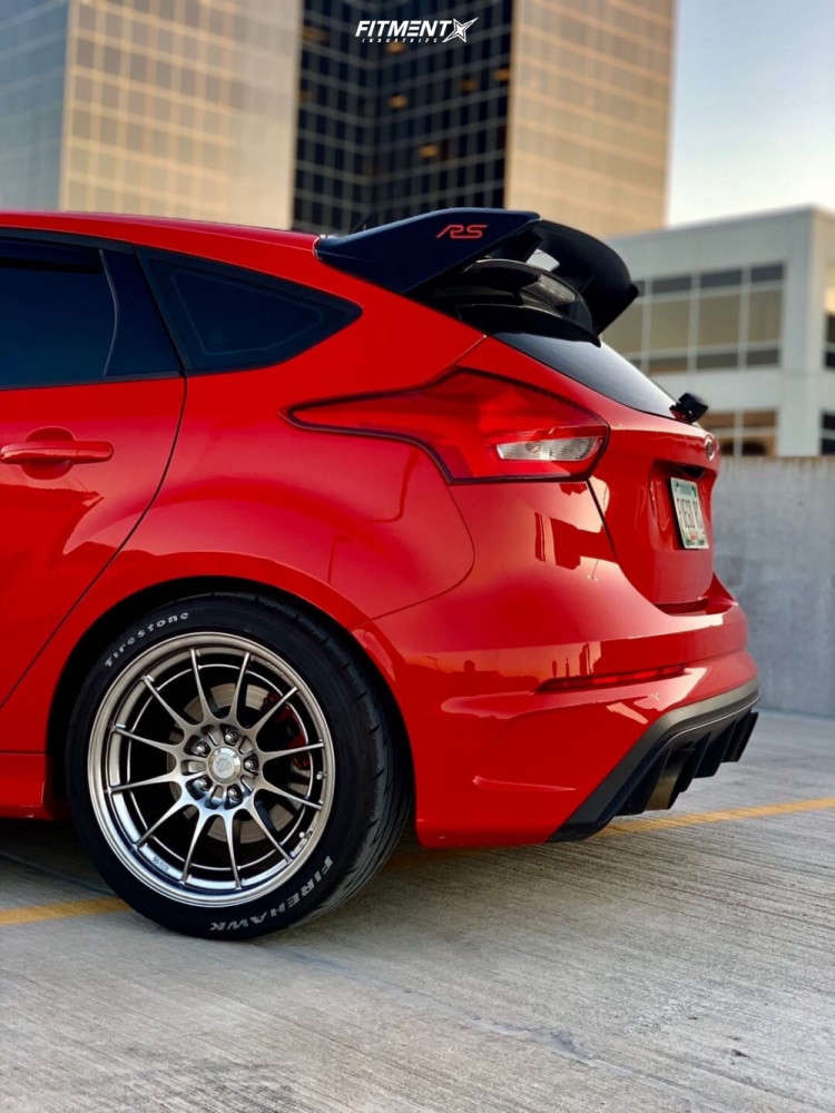 2018 Ford Focus RS with 18x9.5 Enkei NT03M and Firestone 265x35 on ...