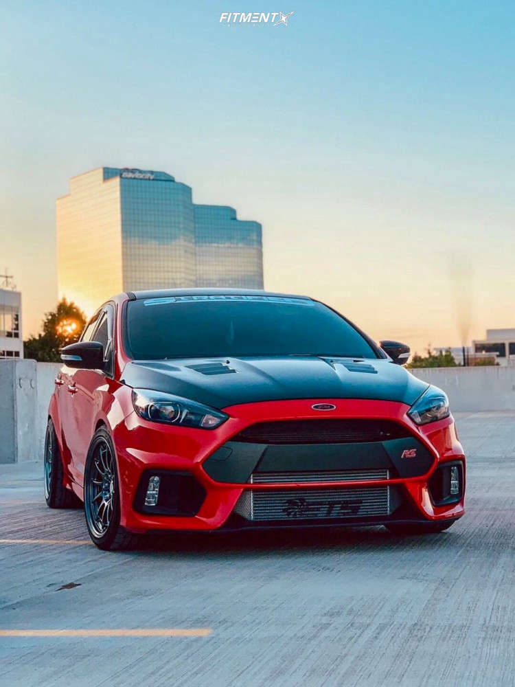 2018 Ford Focus RS with 18x9.5 Enkei NT03M and Firestone 265x35 on ...