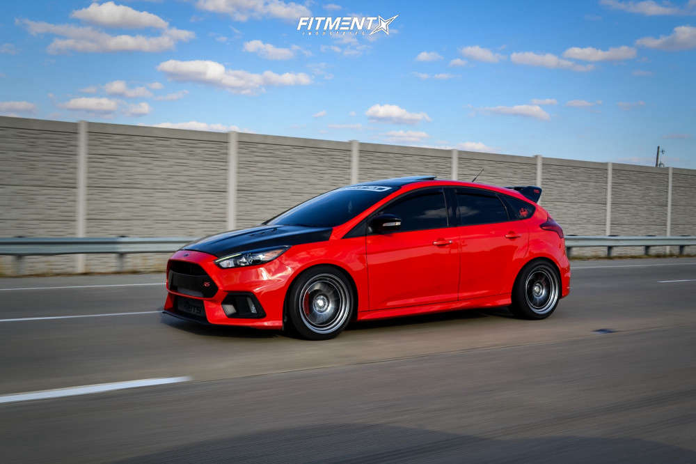 2018 Ford Focus RS with 18x9.5 Enkei NT03M and Firestone 265x35 on ...