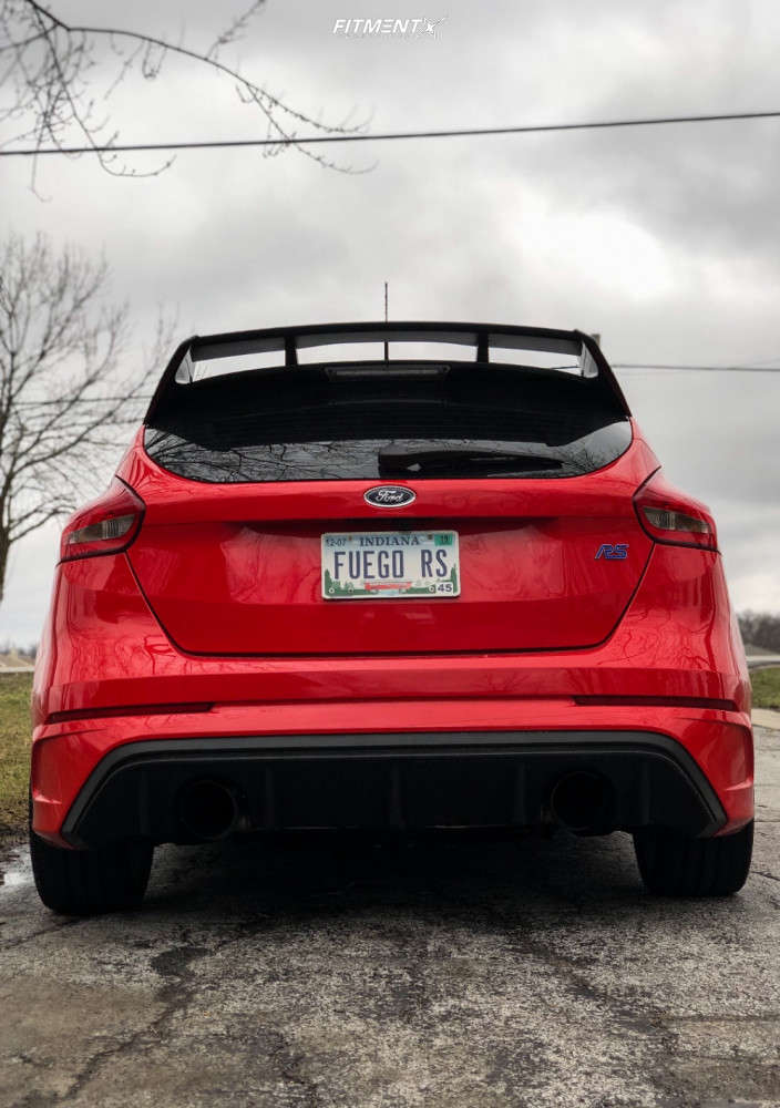 2018 Ford Focus RS with 18x9.5 Enkei NT03M and Firestone 265x35 on ...