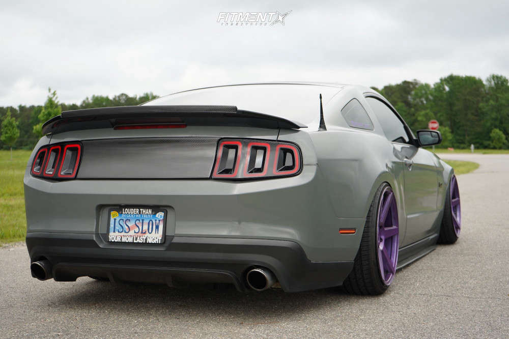 2011 Ford Mustang GT Premium 2dr Coupe (5.0L 8cyl 6M) with 20x10 Sothis ...
