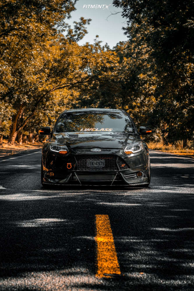 2014 Ford Focus ST with 18x9.5 Enkei Nt03 and Diamond Back 235x40 on ...