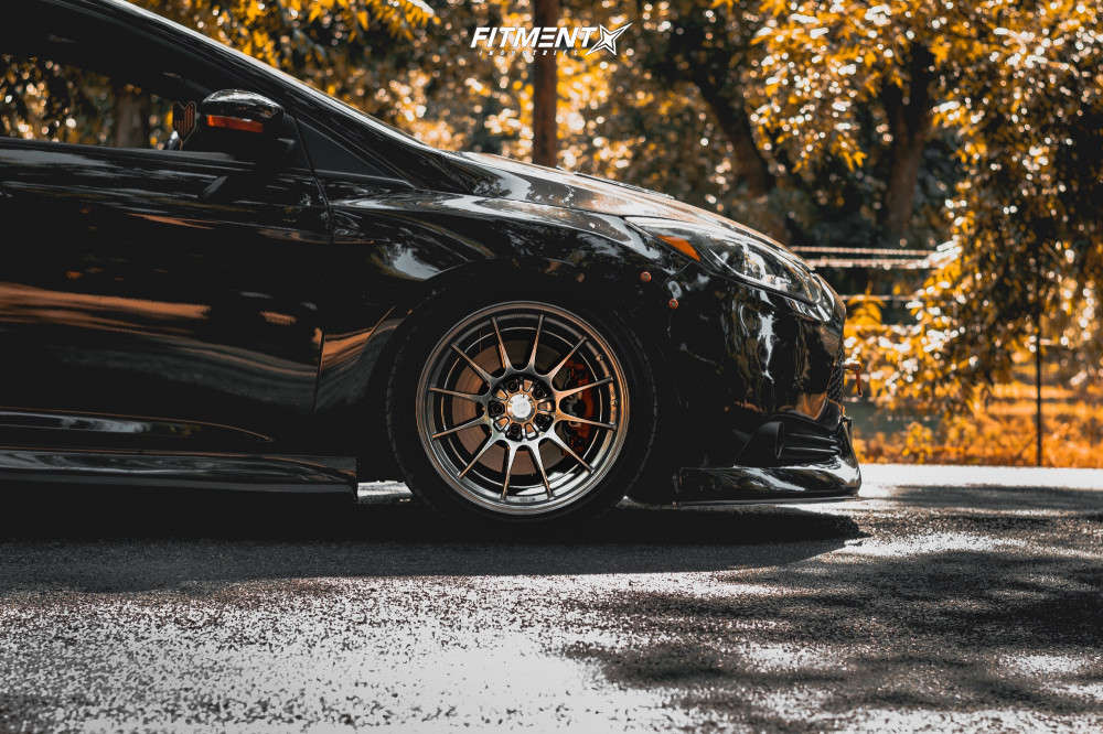 2014 Ford Focus ST with 18x9.5 Enkei Nt03 and Diamond Back 235x40 on ...