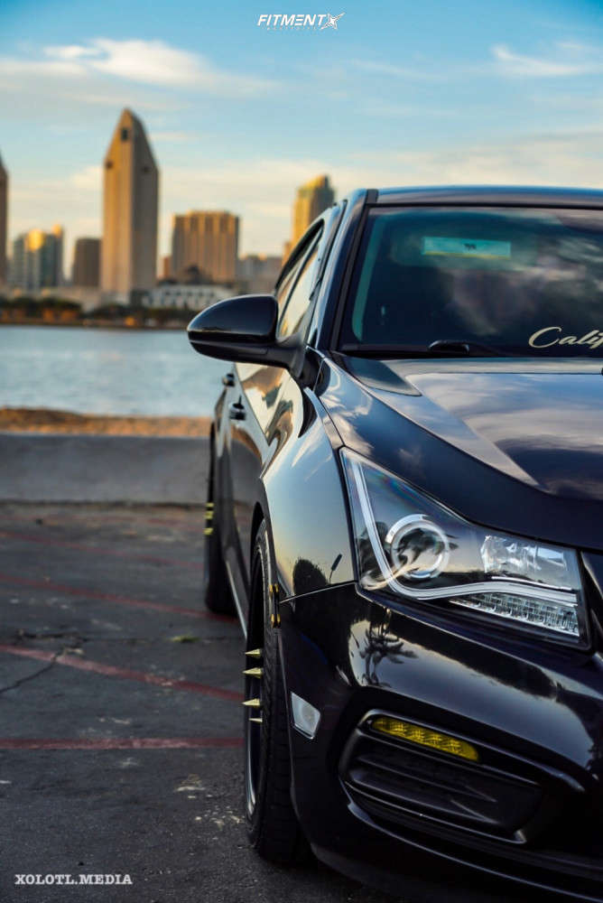 2015 Chevrolet Cruze LT with 18x8 JNC JNC005 and Accelera 225x45 on ...