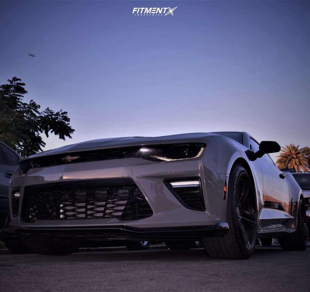 2018 Chevrolet Camaro SS with 20x10.5 MMR and Goodyear 275x20 on Coilovers | 758545 | Fitment ...