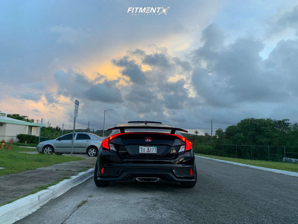 2019 Honda Civic Si with 18x9.5 Cosmis Racing XT-006R and Nankang ...