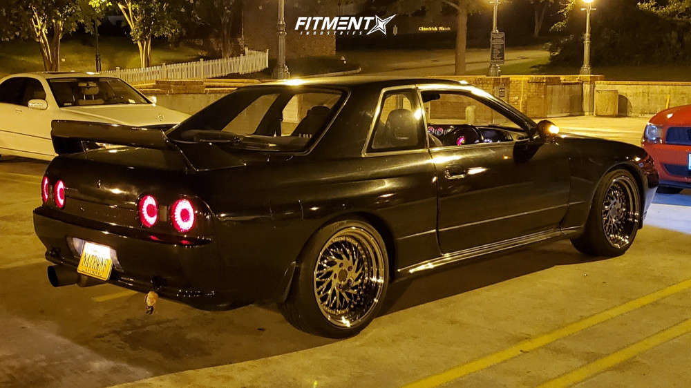1992 Nissan Skyline R32 Base with 18x9.5 Aodhan Ds03 and Kelly 245x40 ...