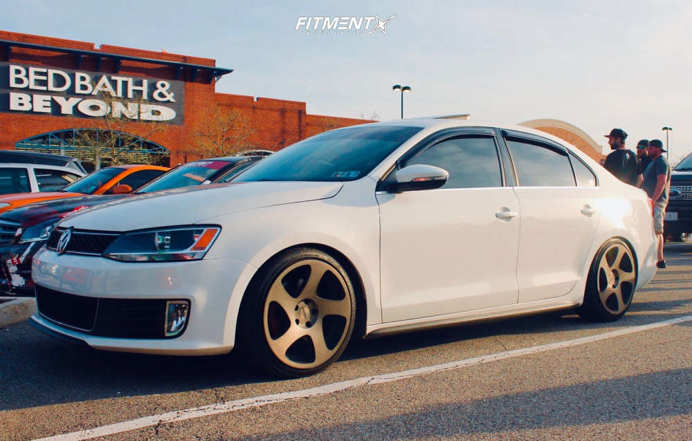 2012 Volkswagen Jetta GLI with 18x9.5 Rotiform Tmb and General 215x40 ...