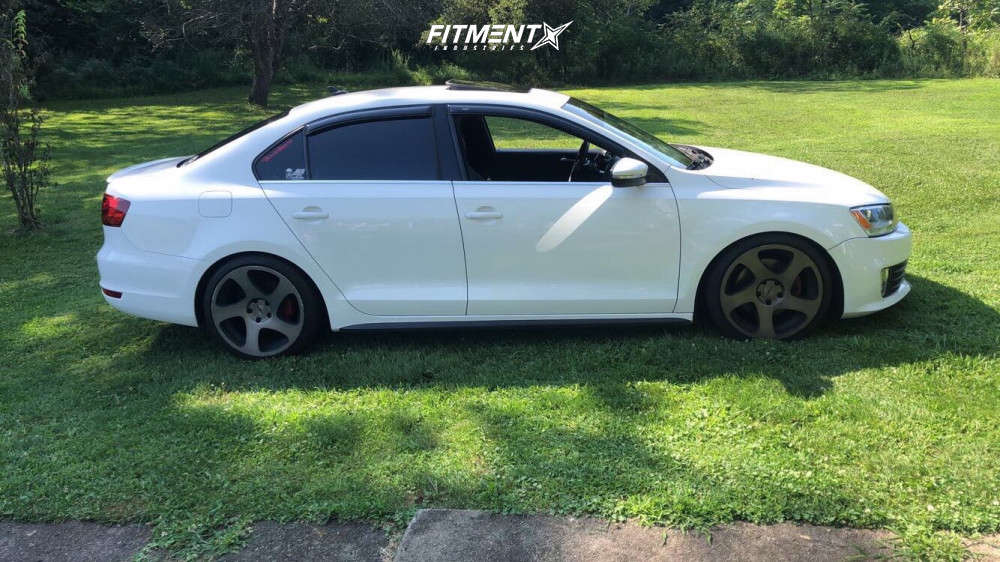 2012 Volkswagen Jetta GLI with 18x9.5 Rotiform Tmb and General 215x40 ...