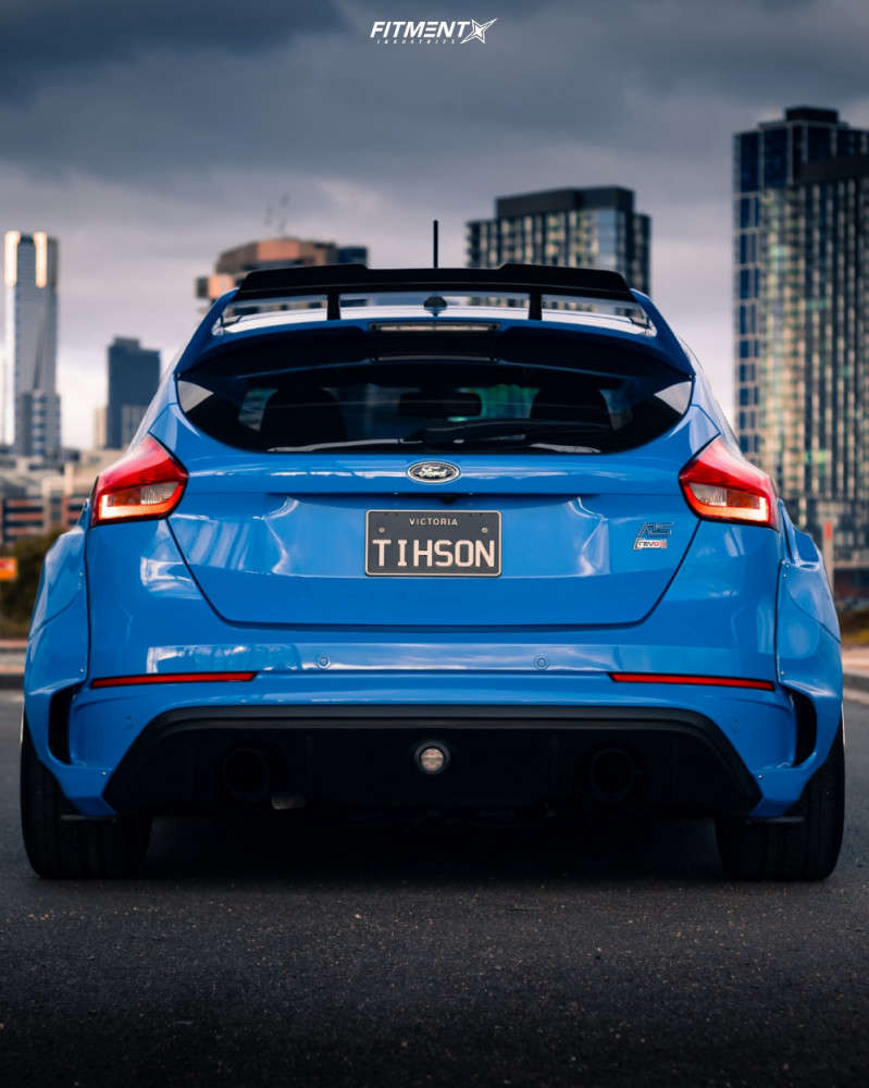 2017 Ford Focus RS with 19x10 SSR Tf1 and Nitto 255x35 on Coilovers ...