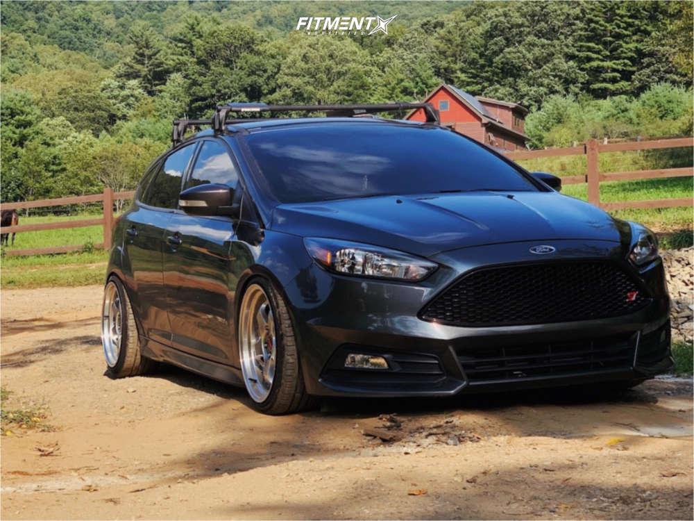 2017 Ford Focus ST with 18x9.5 ESR Sr06 and Ironman 225x20 on Coilovers ...