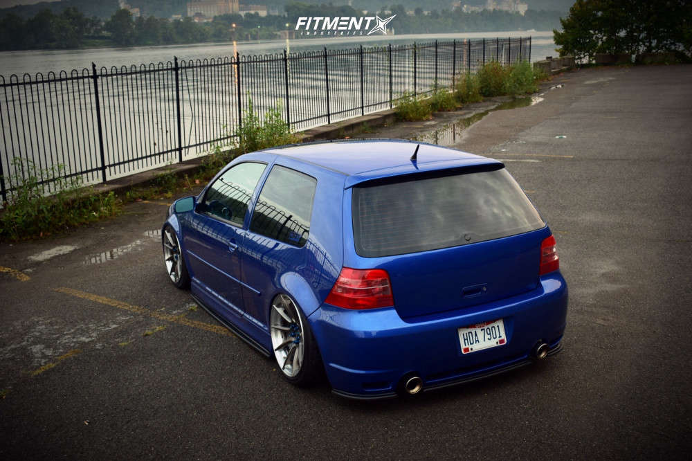 2004 Volkswagen R32 Base with 18x8.5 BC Forged HCS04S and Firestone ...