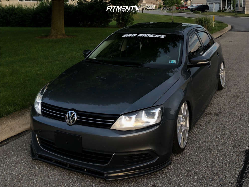 2014 Volkswagen Jetta SE with 18x9.5 Rotiform Kps and Goodyear 225x30 ...
