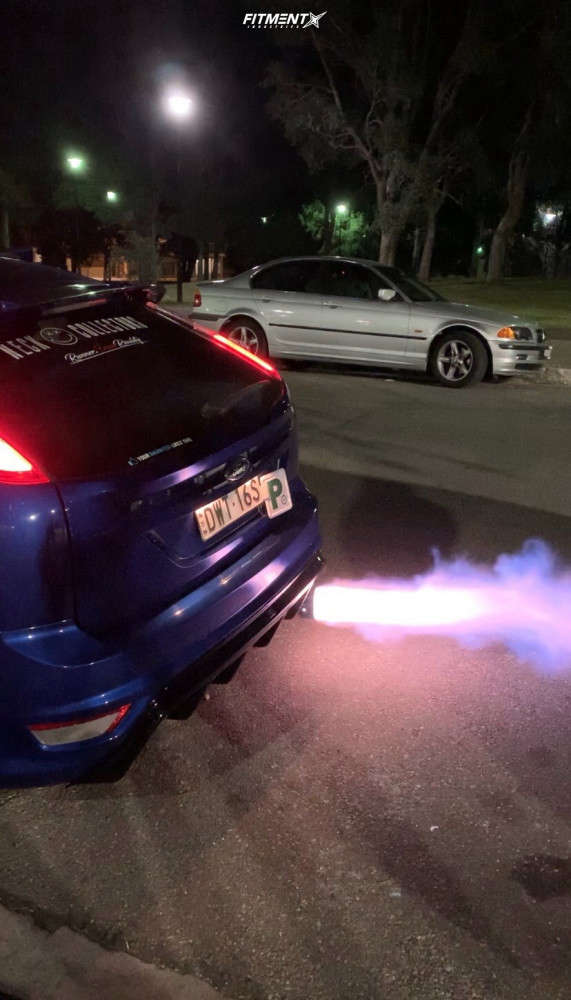 2009 Ford Focus S with 18x9.5 Rotiform Tmb and Toyo Tires 215x40 on ...