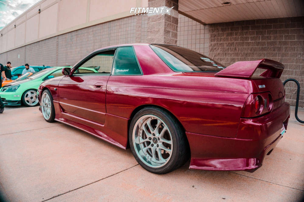 1992 Nissan Skyline R32 Base with 18x8 SSR Agle Minerva and Hankook 215x40 on Stock Suspension ...