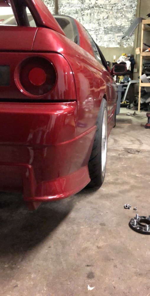 1992 Nissan Skyline R32 Base with 18x8 SSR Agle Minerva and Hankook ...