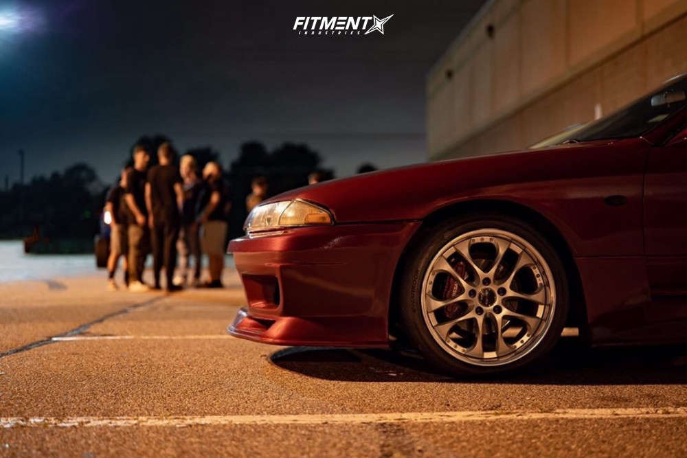 1992 Nissan Skyline R32 Base with 18x8 SSR Agle Minerva and Hankook ...
