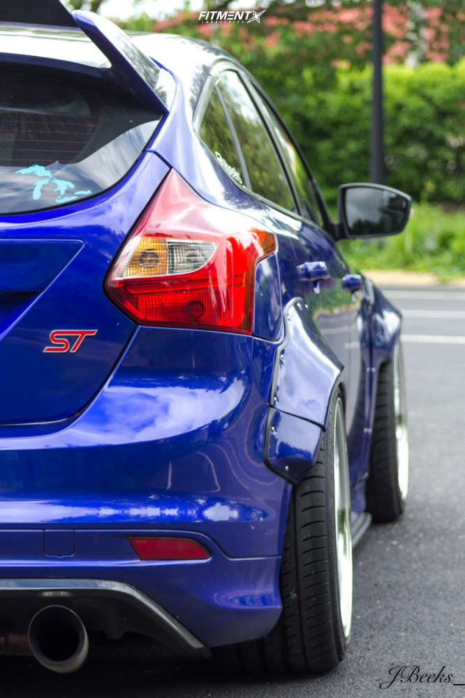 2013 Ford Focus ST with 18x10 Work Seeker Fx and Toyo Tires 265x35 on Air Suspension | 773792 ...