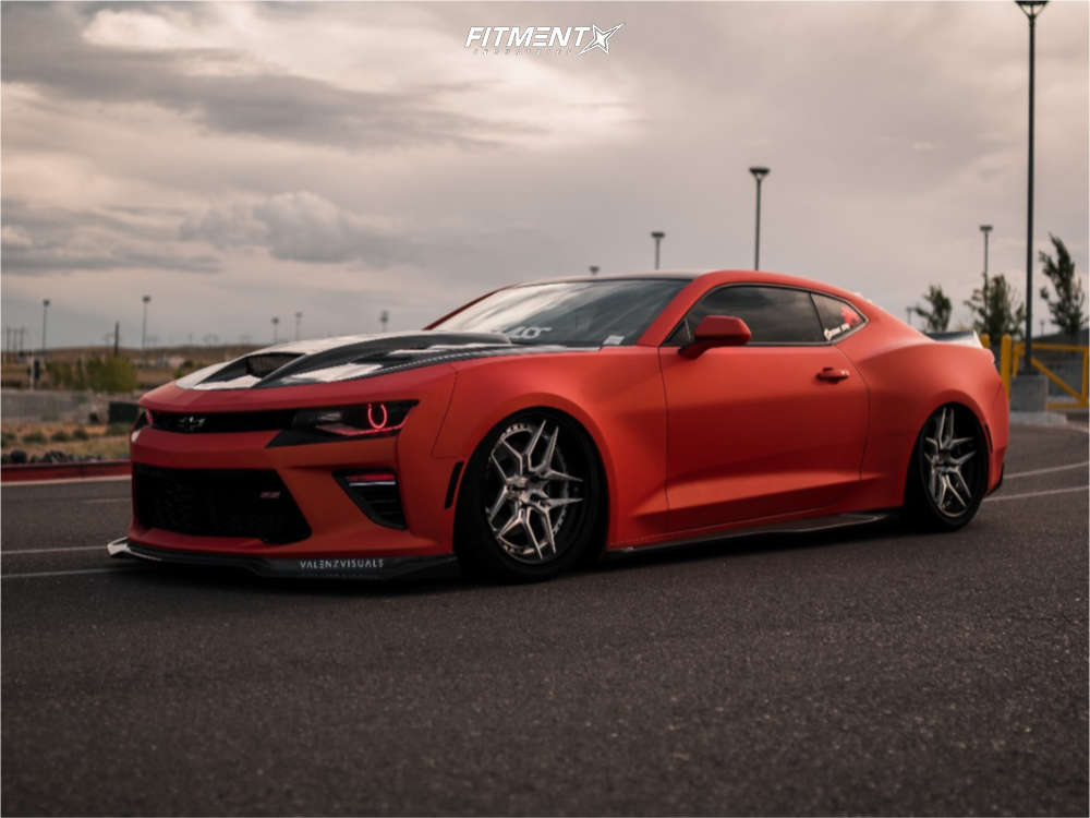 2018 Chevrolet Camaro SS with 20x10 Rohana RFG5 and Nitto 275x35 on Air ...