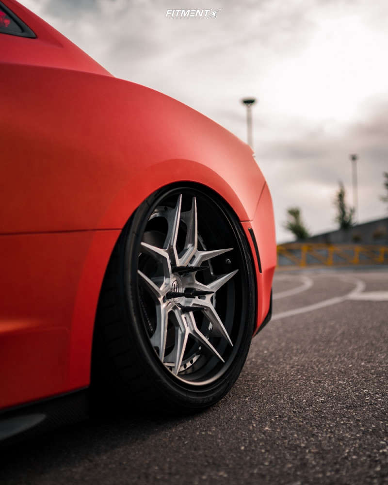 2018 Chevrolet Camaro SS with 20x10 Rohana RFG5 and Nitto 275x35 on Air ...
