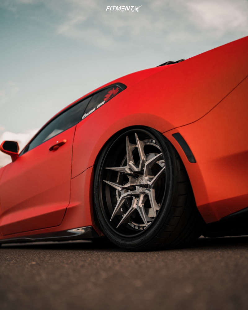 2018 Chevrolet Camaro SS with 20x10 Rohana RFG5 and Nitto 275x35 on Air ...