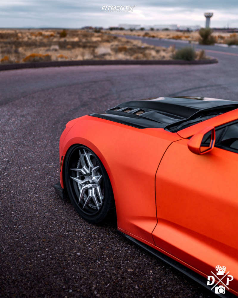 2018 Chevrolet Camaro SS with 20x10 Rohana RFG5 and Nitto 275x35 on Air ...