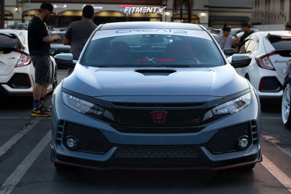 2019 Honda Civic Type R with 18x9.5 Advan Racing Rz-df and Dunlop ...