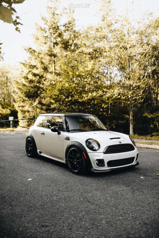 2010 Mini Cooper S with 18x7.5 BBS Rf and Michelin 215x40 on Coilovers ...