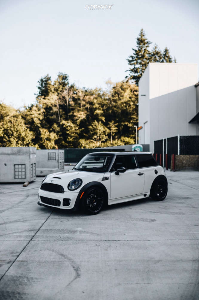 2010 Mini Cooper S with 18x7.5 BBS Rf and Michelin 215x40 on Coilovers ...
