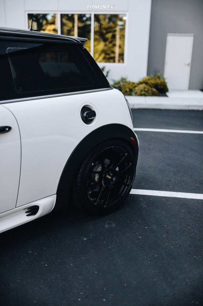 2010 Mini Cooper S with 18x7.5 BBS Rf and Michelin 215x40 on Coilovers ...