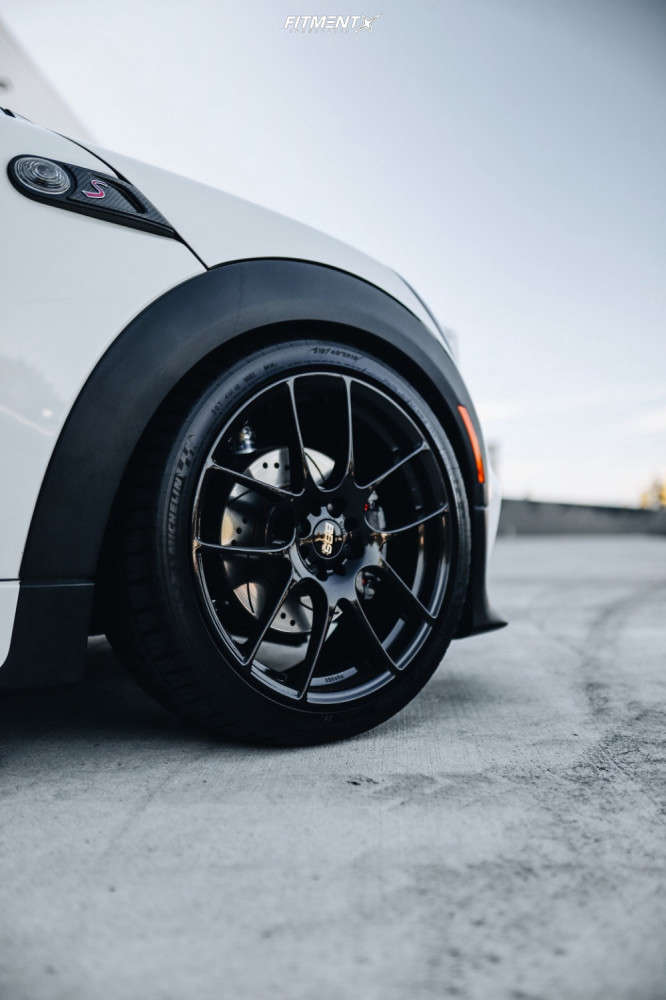 2010 Mini Cooper S with 18x7.5 BBS Rf and Michelin 215x40 on Coilovers ...