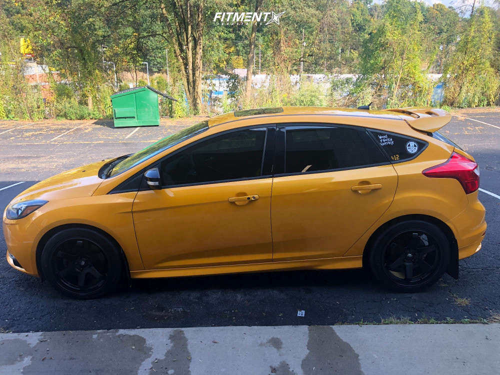 2013 Ford Focus ST with 18x8.5 Verde Saga and Nexen 235x40 on Stock ...