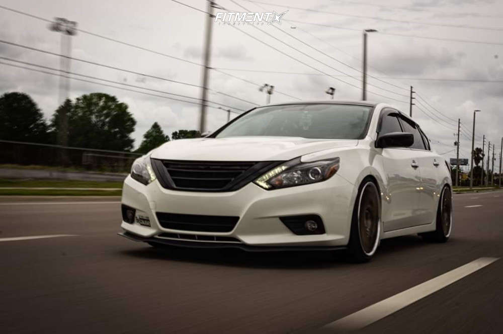 2017 Nissan Altima SR with 20x9 Vertini Rf1.4 and Nankang 225x35 on ...
