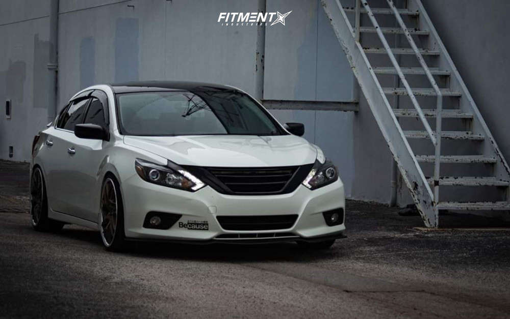 2017 Nissan Altima SR with 20x9 Vertini Rf1.4 and Nankang 225x35 on ...
