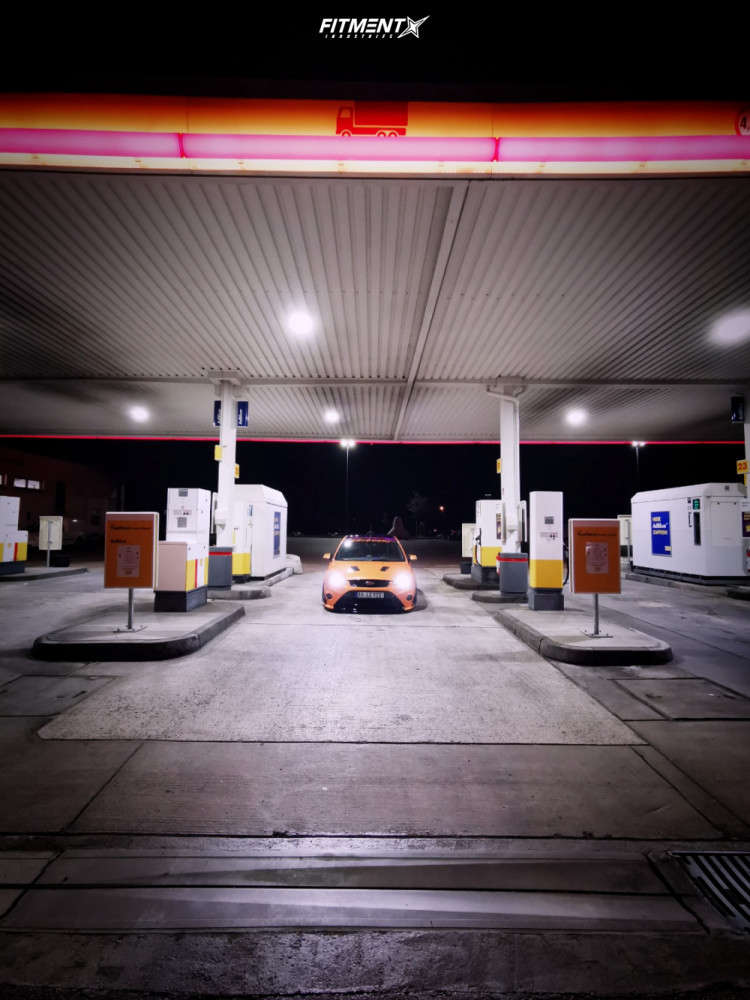 2006 Ford Focus ZX4 ST with 18x9.5 Rota Grid and Toyo Tires 215x40 on ...