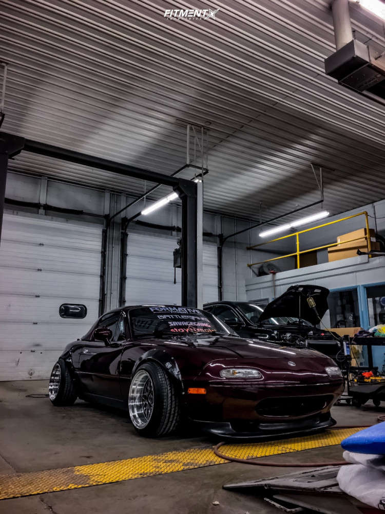 1995 Mazda MX-5 Miata Base with 15x9.5 Rota Grid and Toyo Tires 195x35 ...