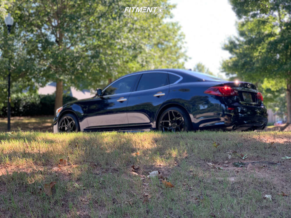 2019 INFINITI Q70 Luxe with 20x10 Rohana Rfx11 and Ohtsu 255x35 on ...