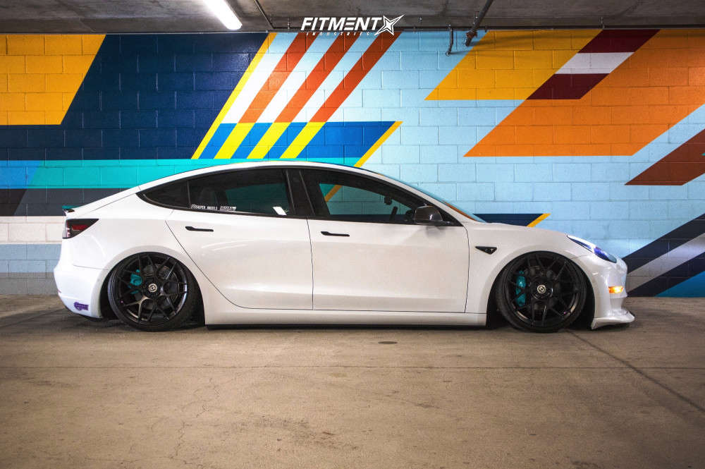 2018 Tesla 3 Long Range with 20x9.5 HRE Ff01 and Hankook 255x30 on Air ...