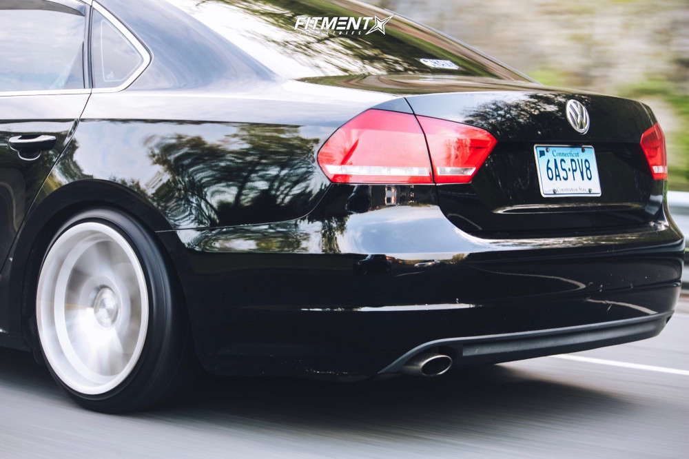 2014 Volkswagen Passat SE with 18x8.5 Rotiform Tmb and Nitto 205x40 on ...