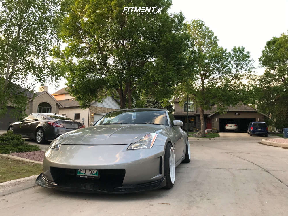 2003 Nissan 350Z Base with 18x11 Cosmis Racing XT-206R and Sunfull ...