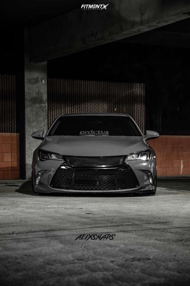 2016 Toyota Camry SE with 18x9.5 Aodhan Ds03 and Achilles 225x40 on Air ...