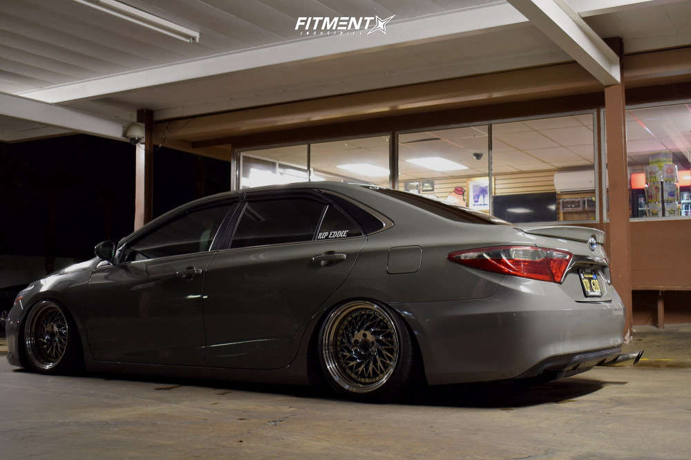 2016 Toyota Camry SE with 18x9.5 Aodhan Ds03 and Achilles 225x40 on Air ...