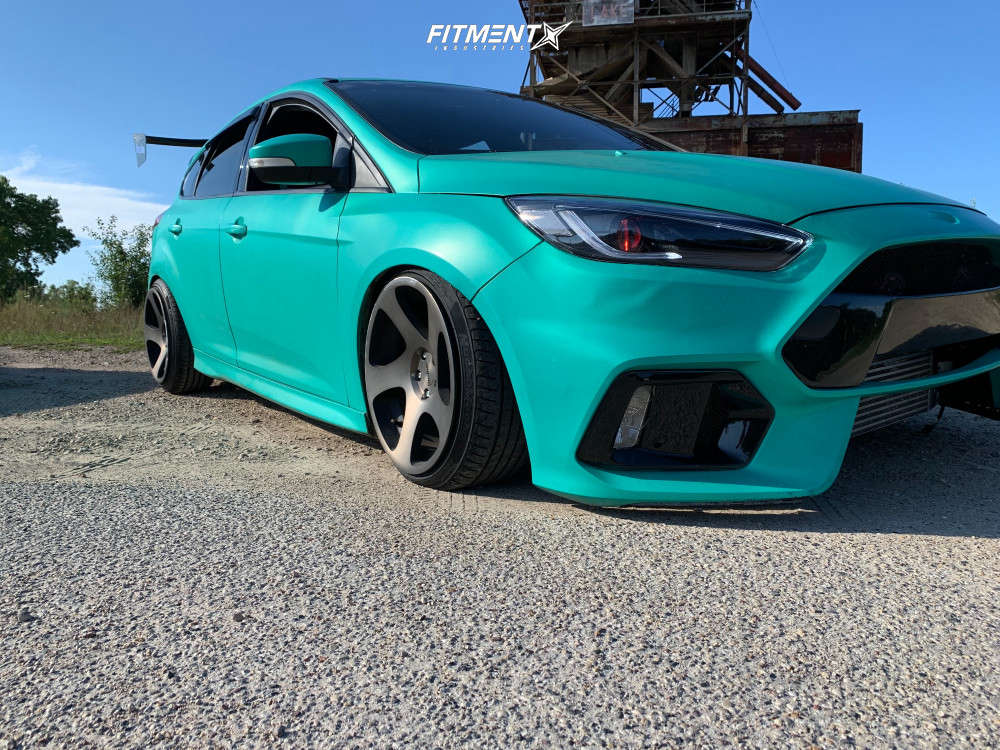 2017 Ford Focus ST with 18x9.5 Rotiform Tmb and Hankook 215x40 on Air ...