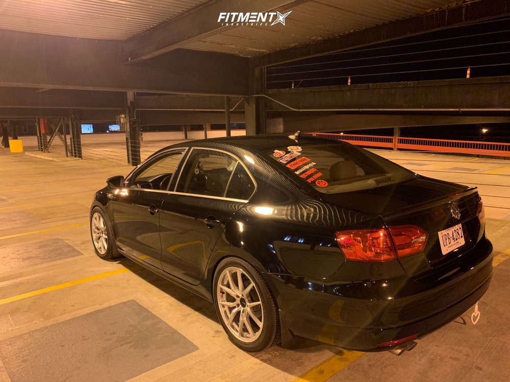 2014 Volkswagen Jetta TDI with 18x9.5 Advanti Racing Hybris and ...