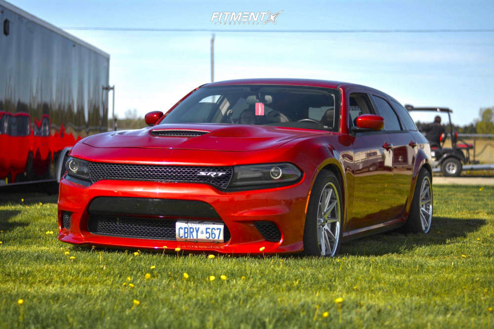 2006 Dodge Magnum R/T with 20x9 Rohana Rc10 and Firestone 275x40 on ...