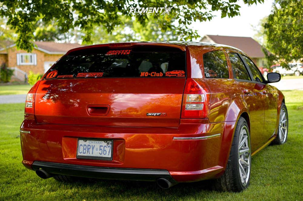 2006 Dodge Magnum R/T with 20x9 Rohana Rc10 and Firestone 275x40 on ...