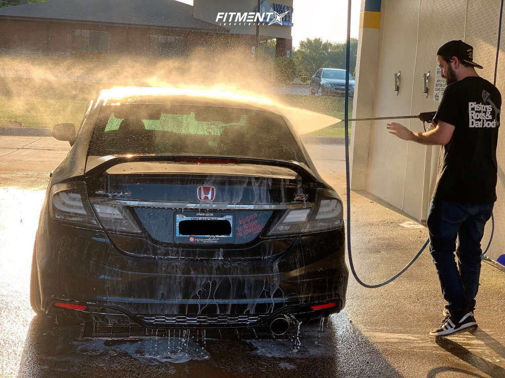 2013 Honda Civic Si with 18x9.5 VIP Modular Vrc110 and Toyo Tires ...