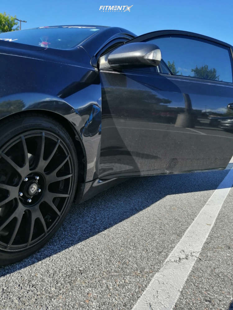 2005 Scion TC 2dr Hatchback (2.4L 4cyl 5M) with 17x8 Motegi Mr118 and ...